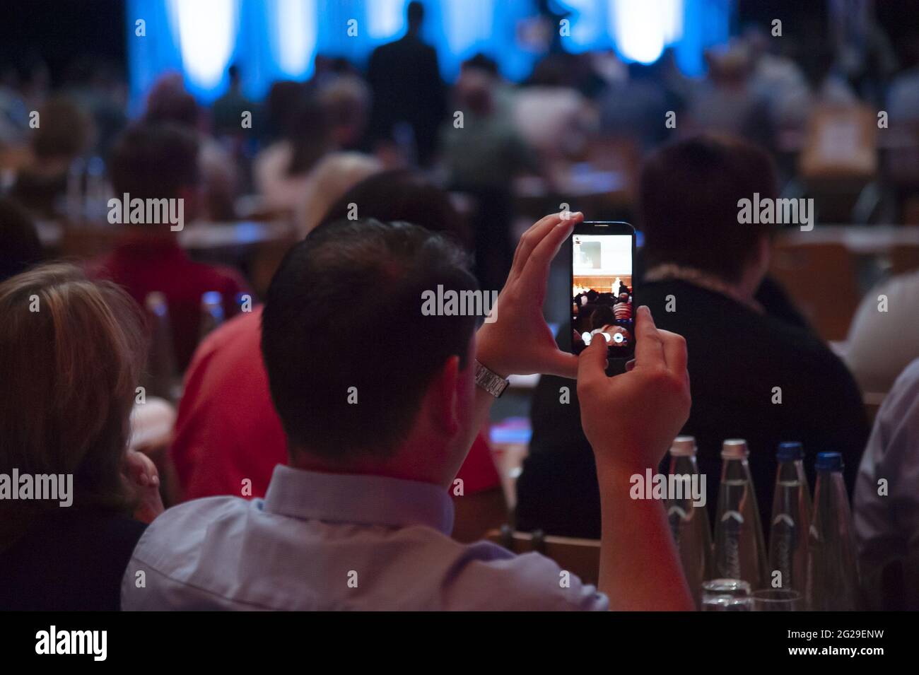 Conference group photo hi-res stock photography and images - Alamy