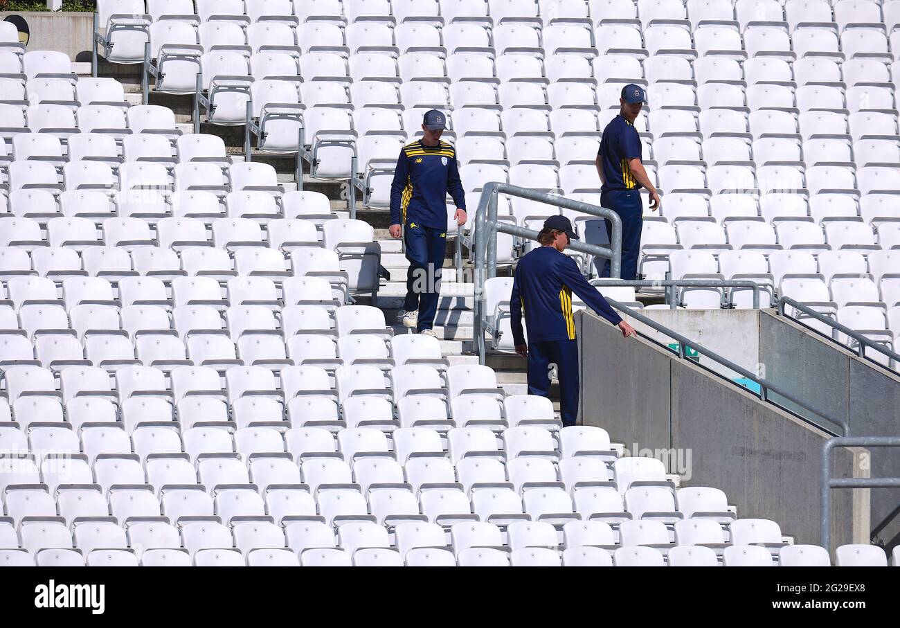 9 June, 2021. London,UK. Looking for a Ben Geddes six as Surrey take on ...