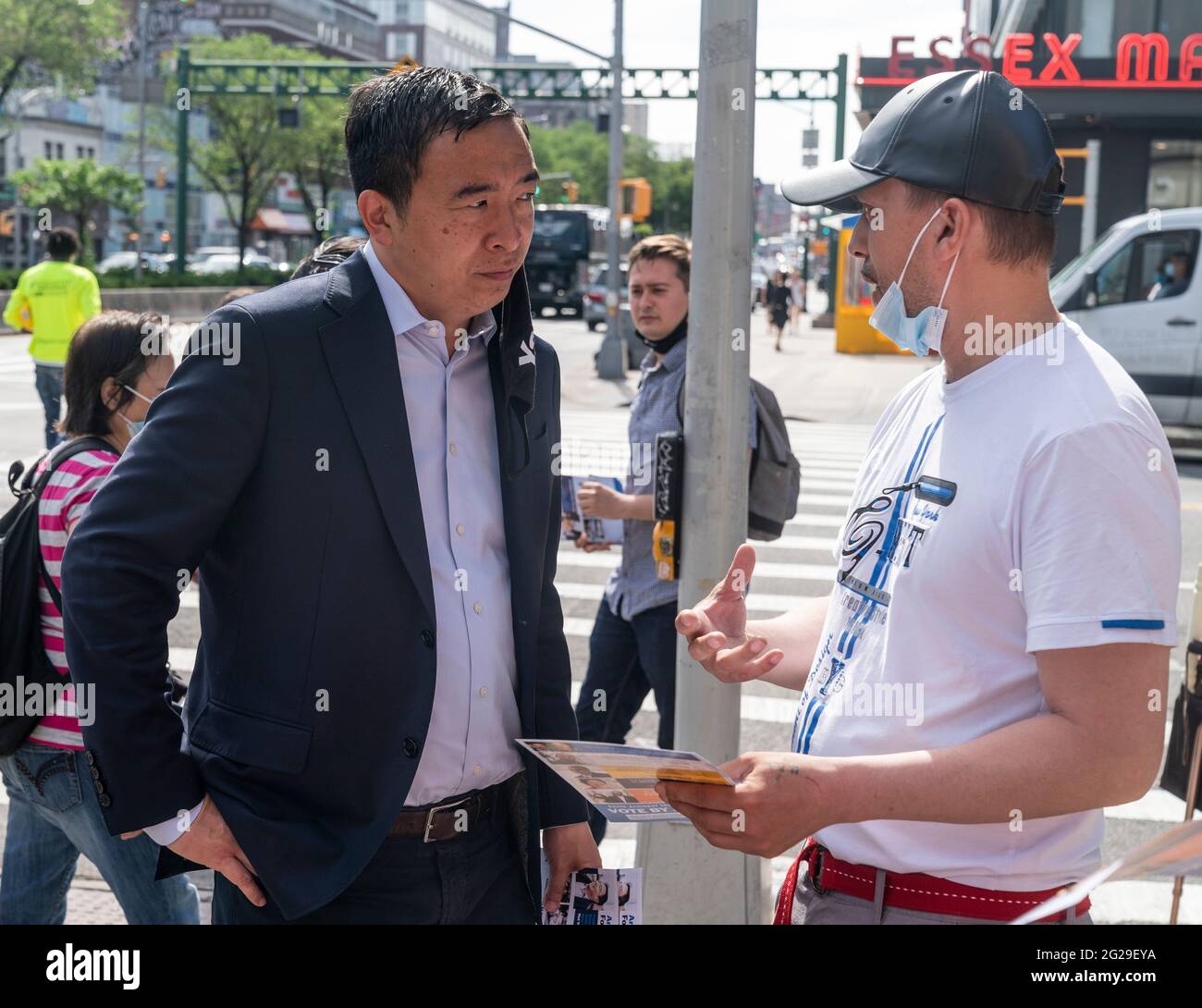 Andrew yang wife hi-res stock photography and images - Alamy