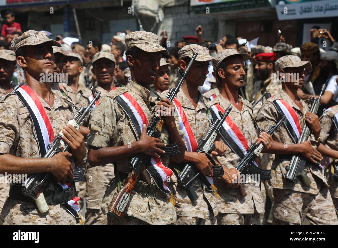 Taiz / Yemen - 26 Sep 2017 : Yemeni soldiers in the national army at ...