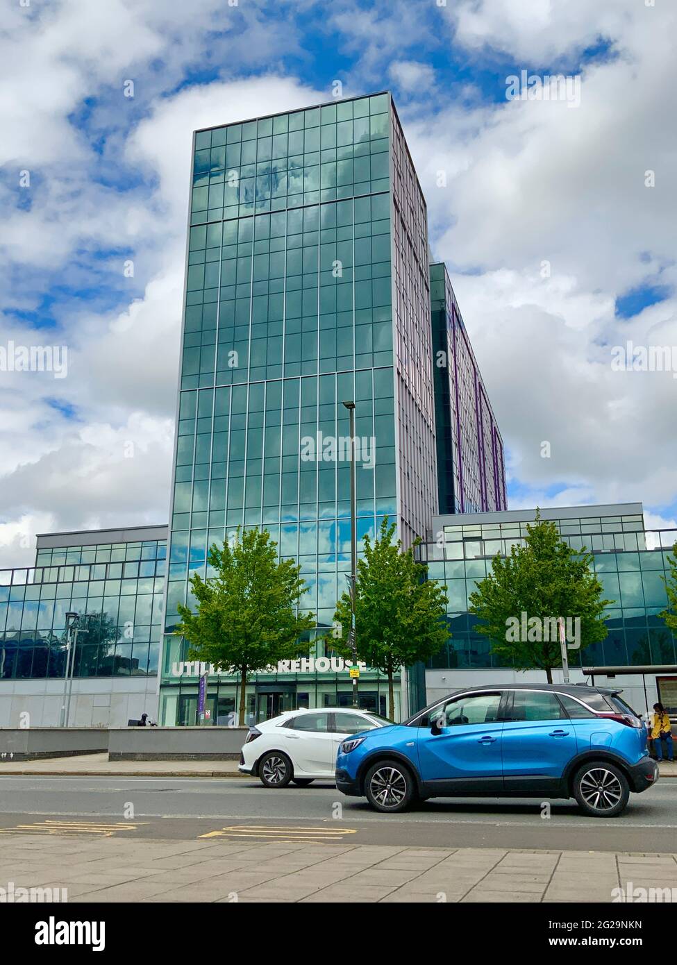 Colindale london high street hi-res stock photography and images - Alamy