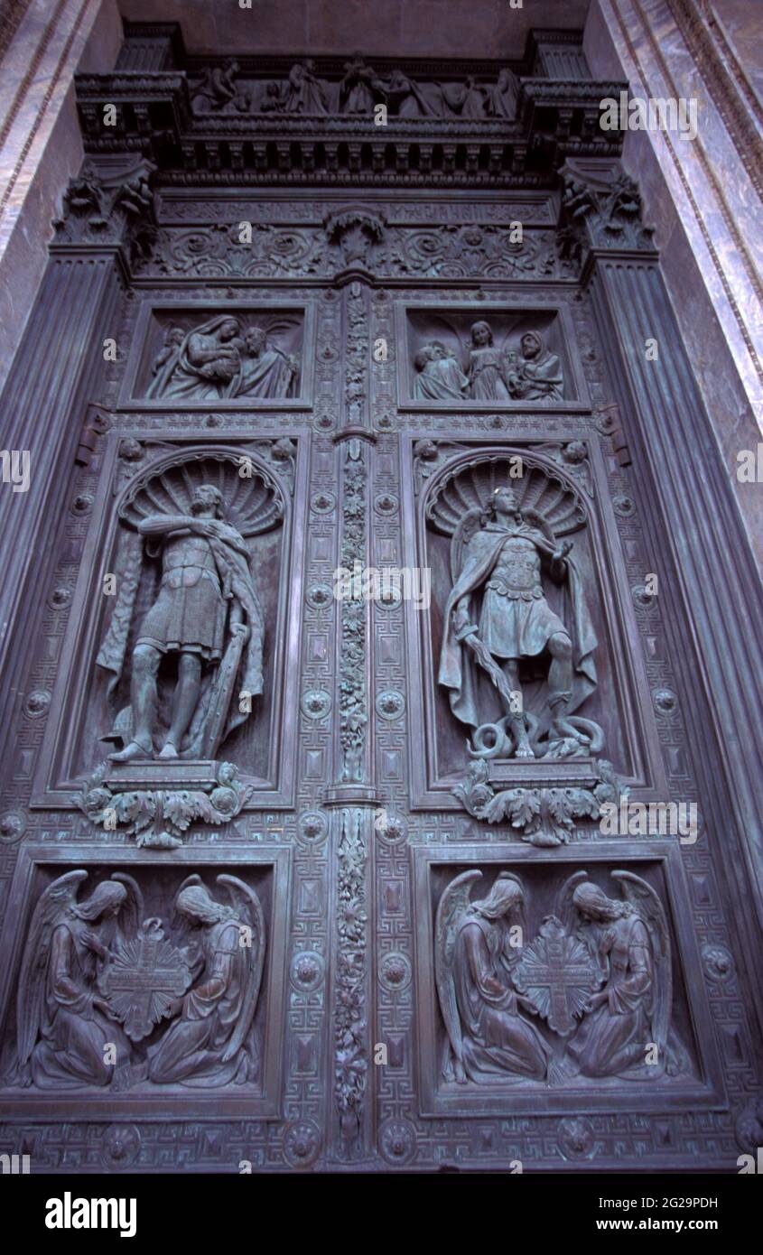 St. Isaac's Gate, bronze doors , Saint Isaac's Cathedral, Saint ...