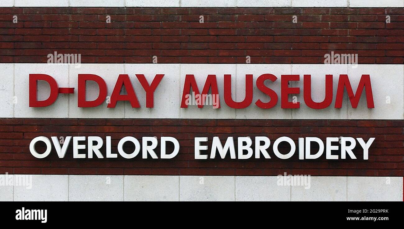 THE D.DAY MUSEUM IN PORTSMOUTH. PIC MIKE WALKER, 2004 Stock Photo - Alamy