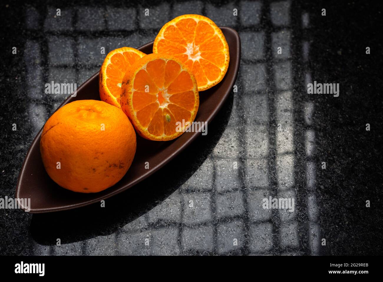 Whole tangerine hi-res stock photography and images - Alamy