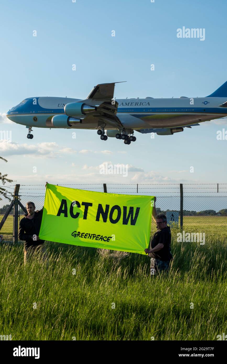 Raf banner hi-res stock photography and images - Alamy