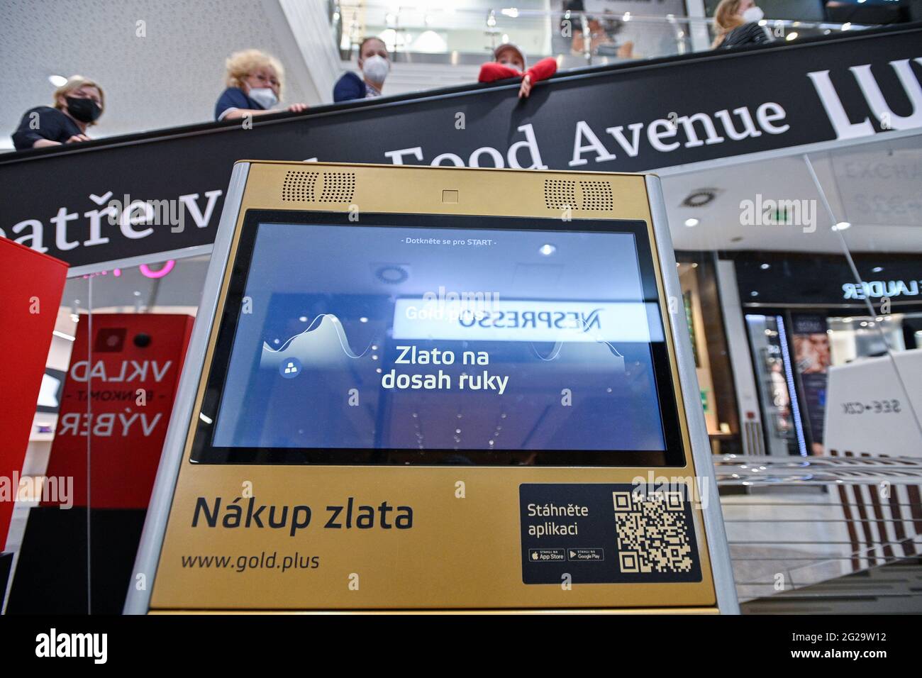 31 grams hi-res stock photography and images - Alamy