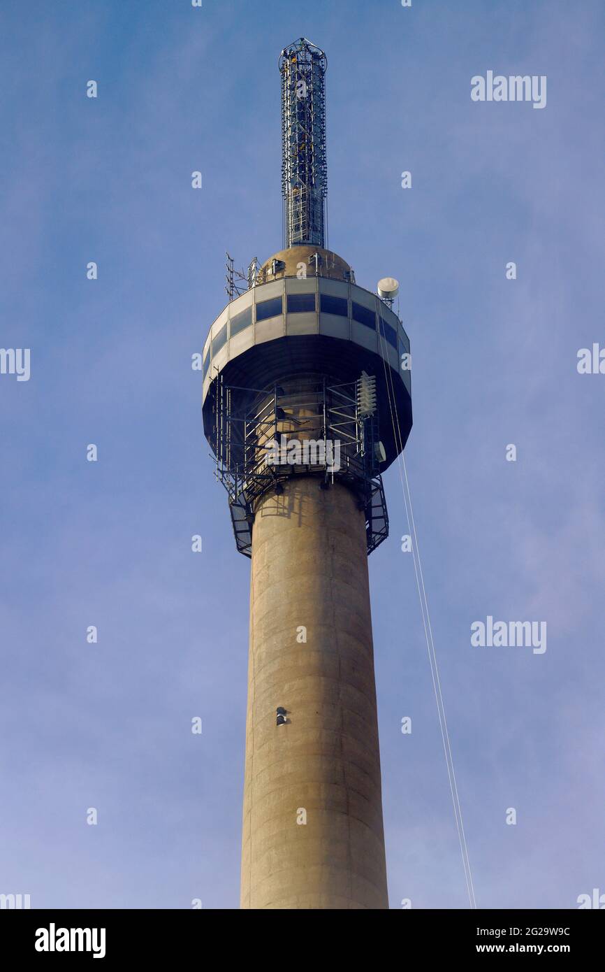 Replacing a new antenna at Arqiva Tower in Emley Moor by a Kamov KA-32 ...