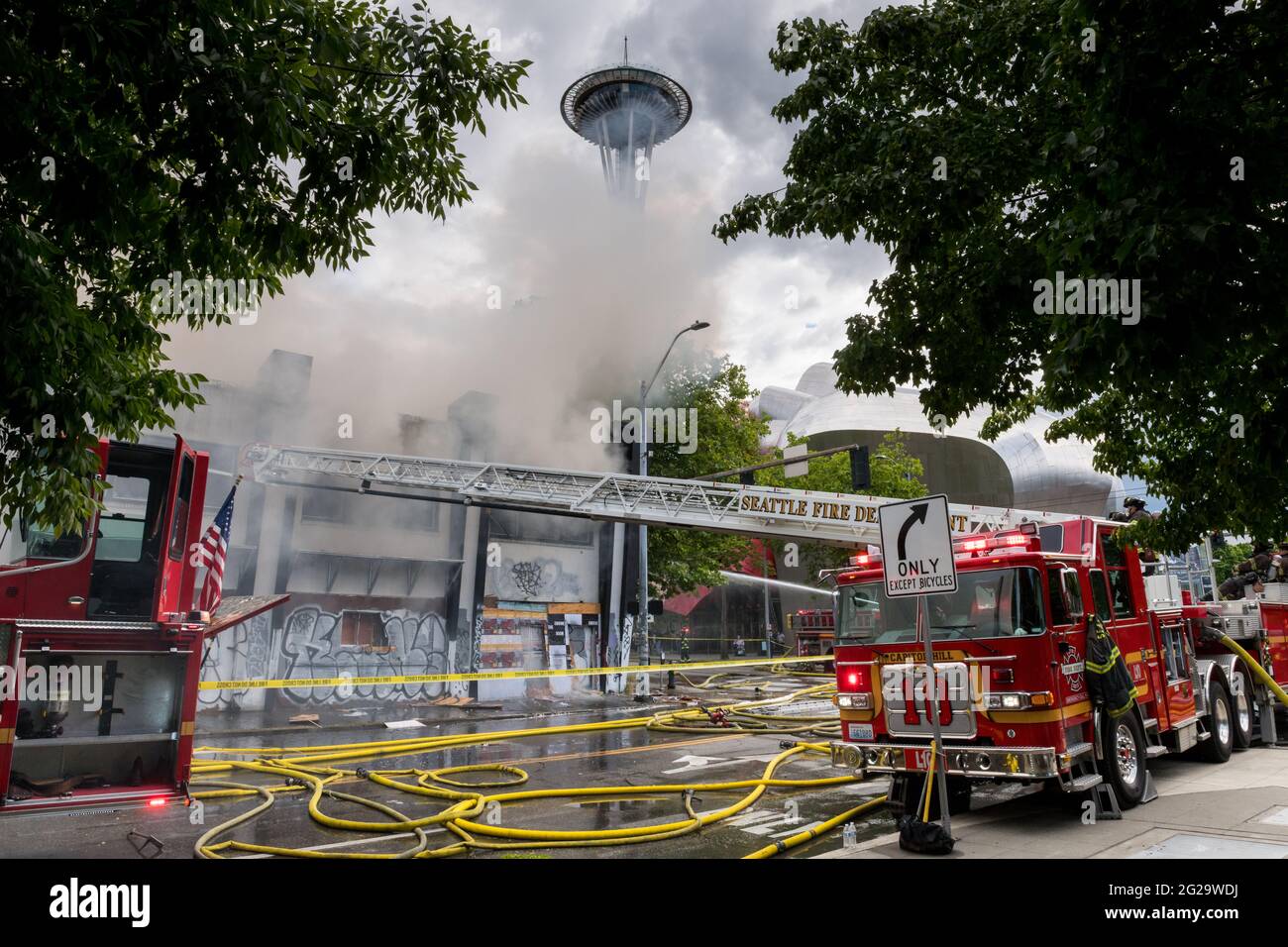 Seattle, USA. 8th Jun, 2021. Seattle Fire Department responding to a ...