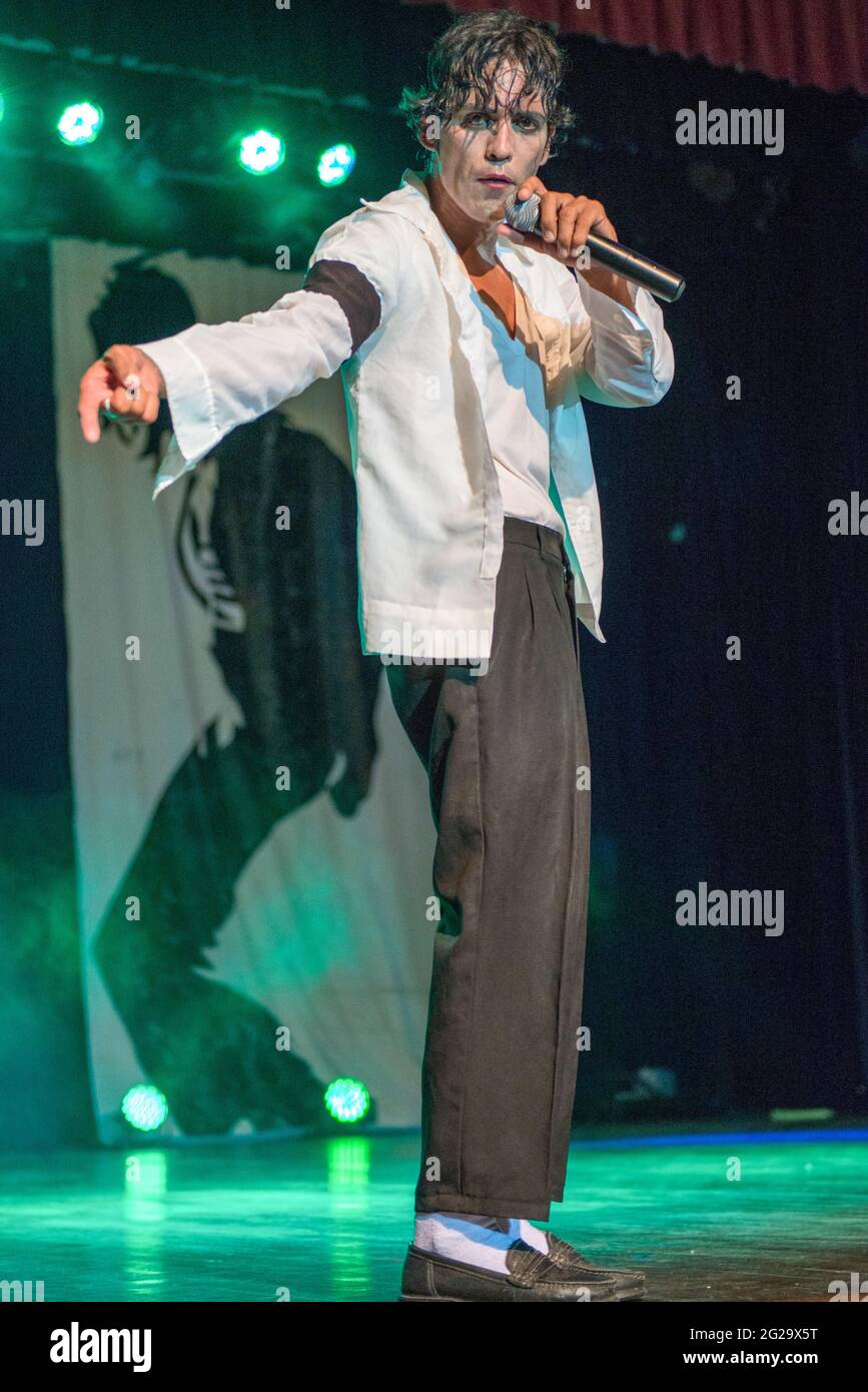 Michael Jackson impersonator in an homage show in the resorts of Santa ...