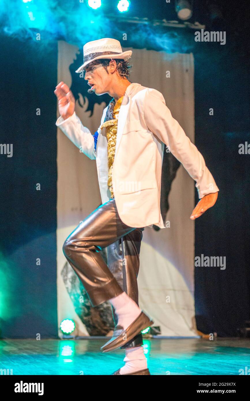 Entertainment show: Michael Jackson impersonator in the Memory Paradise ...