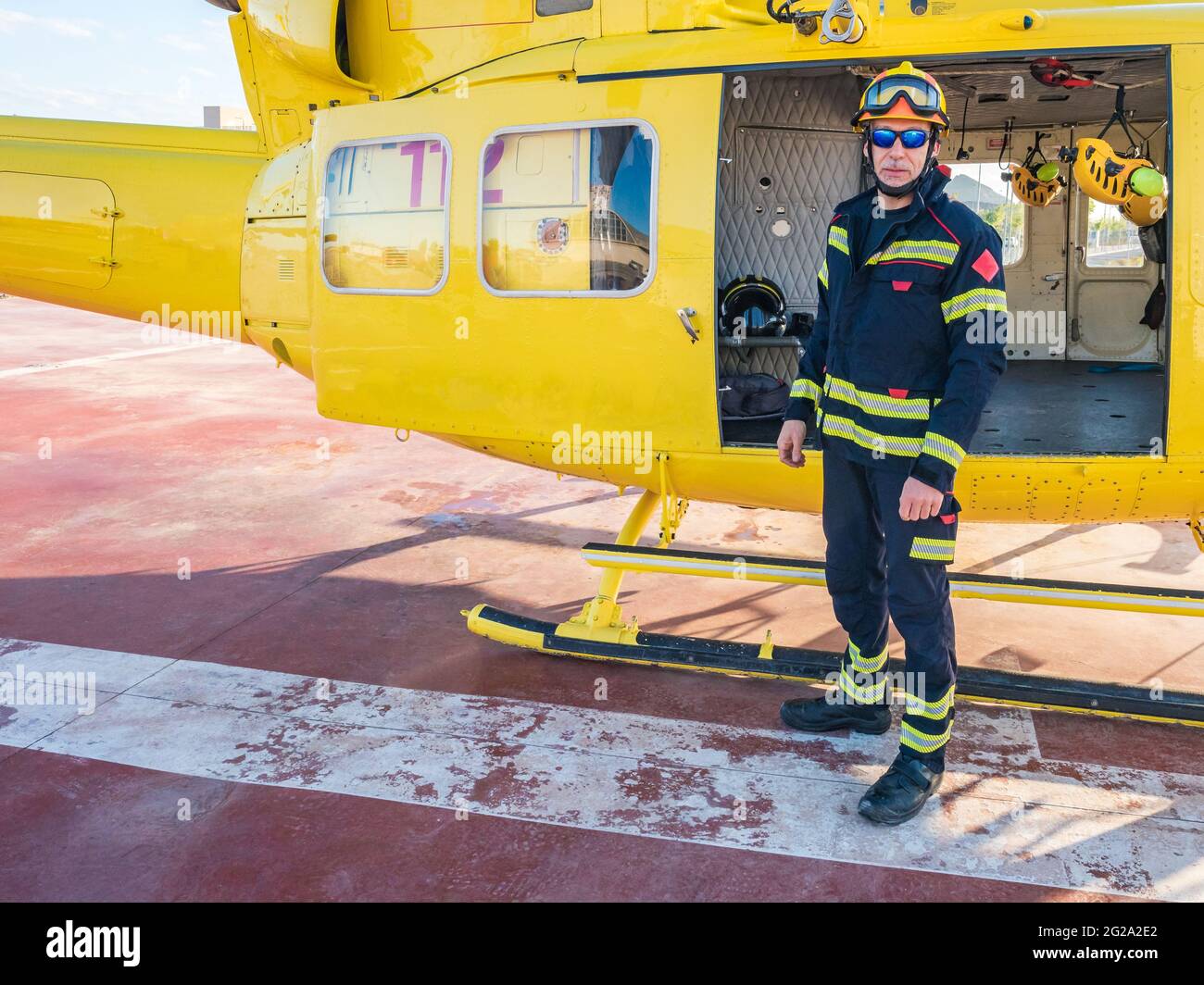 Fireman waiting hi-res stock photography and images - Alamy