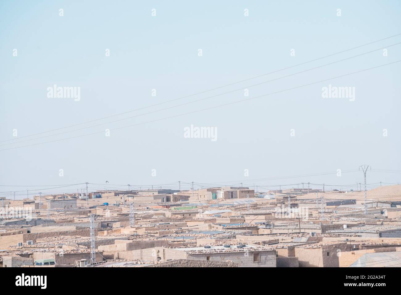 Houses of a village in the middle of the Sahara desert Stock Photo - Alamy