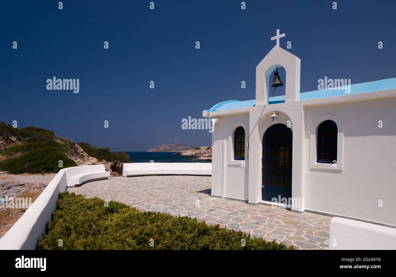 White stucco chapel hi-res stock photography and images - Alamy