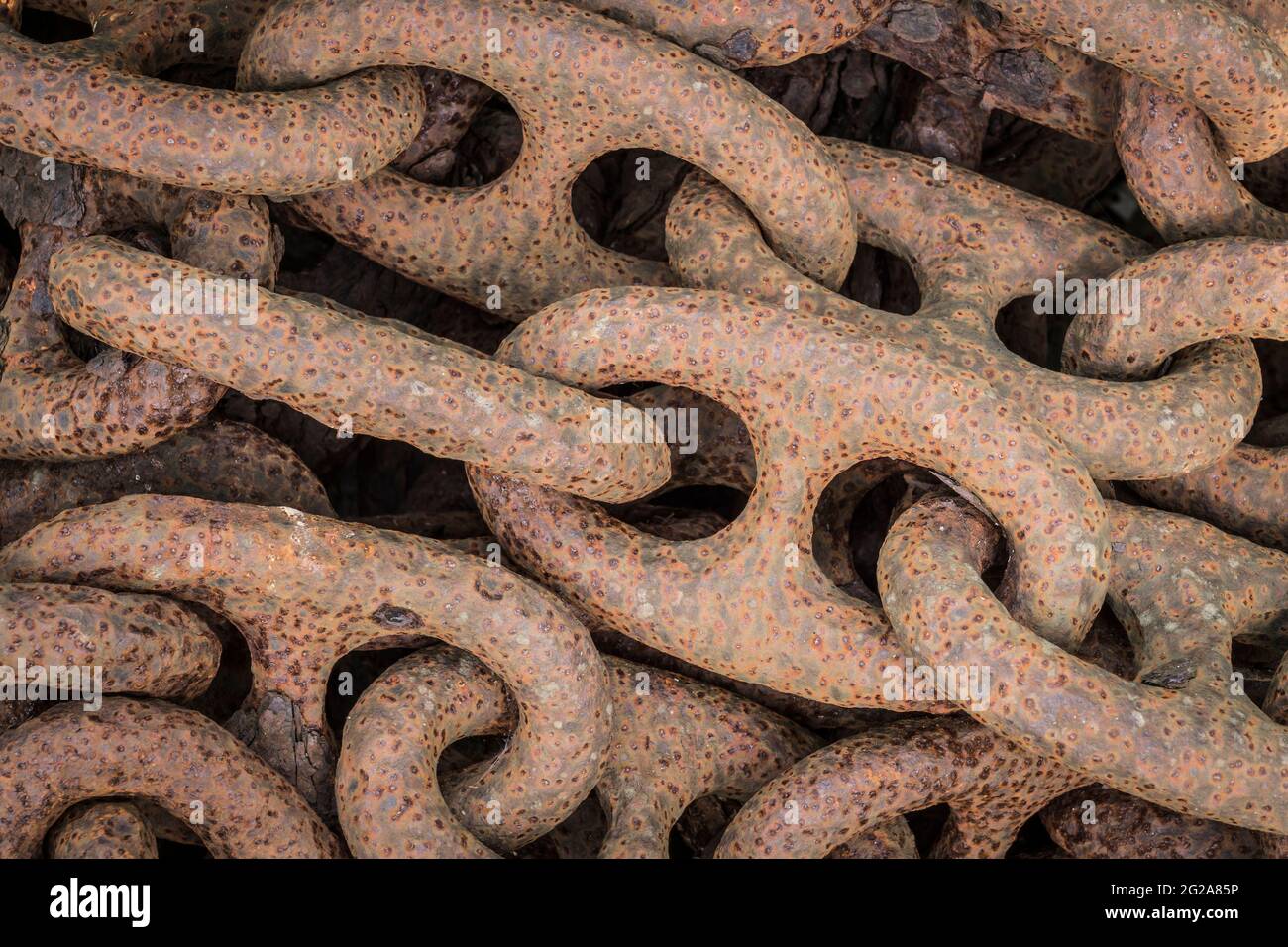rusty metal chain Stock Photo - Alamy