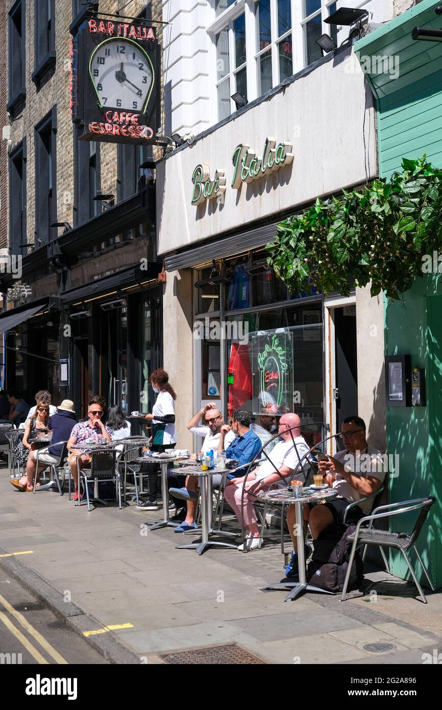 Frith street london hi-res stock photography and images - Alamy