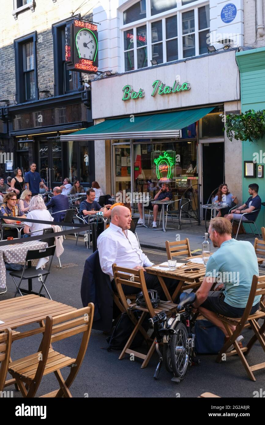 Frith street london hi-res stock photography and images - Alamy