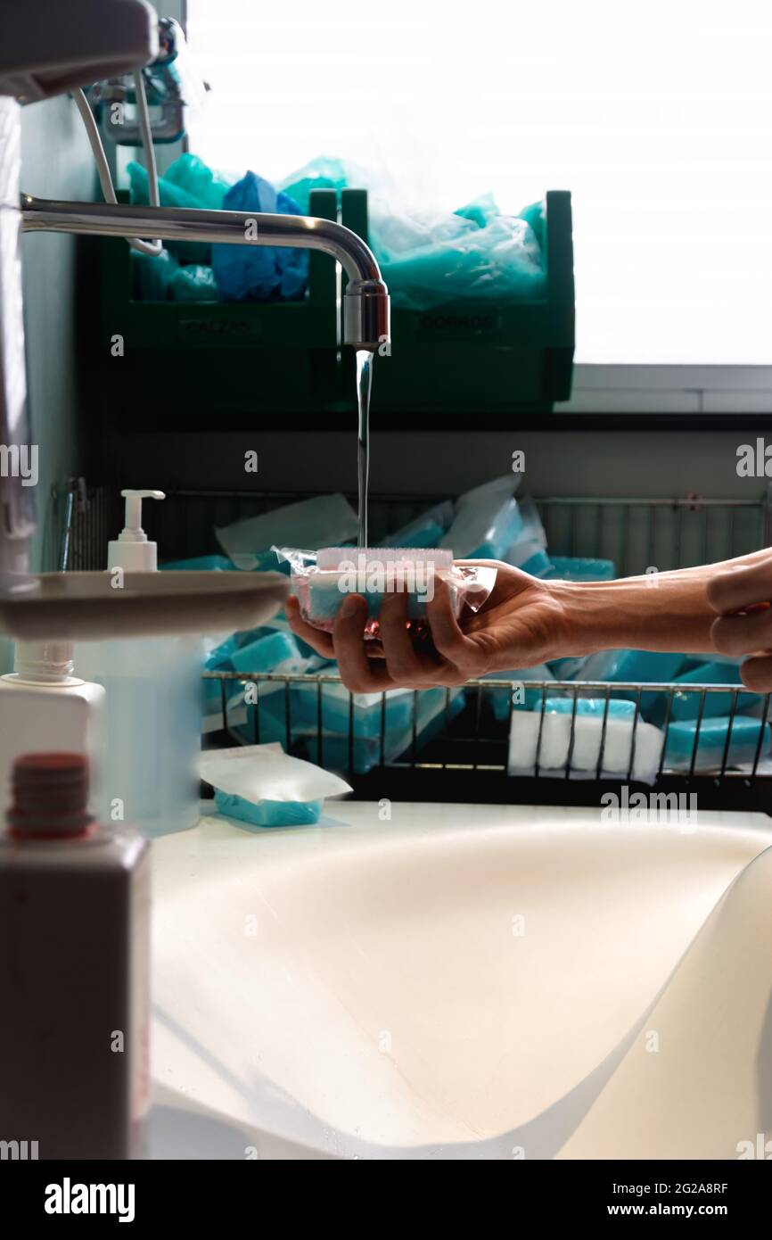 Surgical cleaning hi-res stock photography and images - Alamy