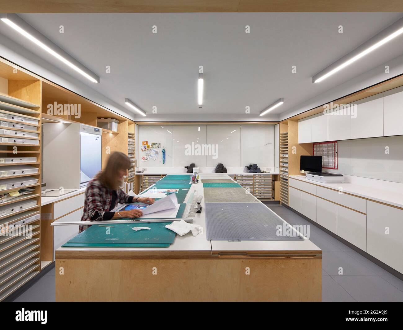 Production floor hi-res stock photography and images - Alamy