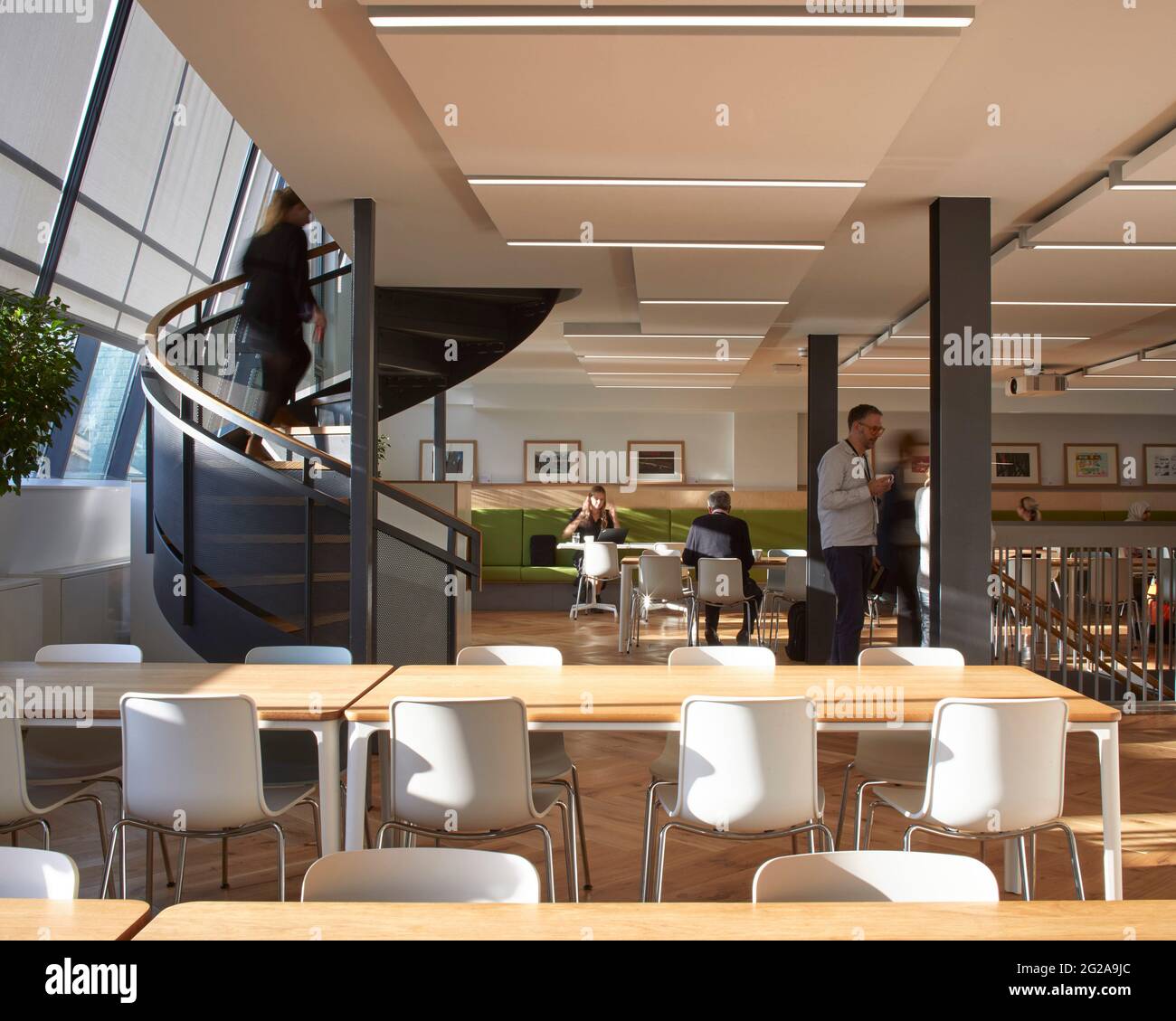 Columns interior office space hi-res stock photography and images - Alamy