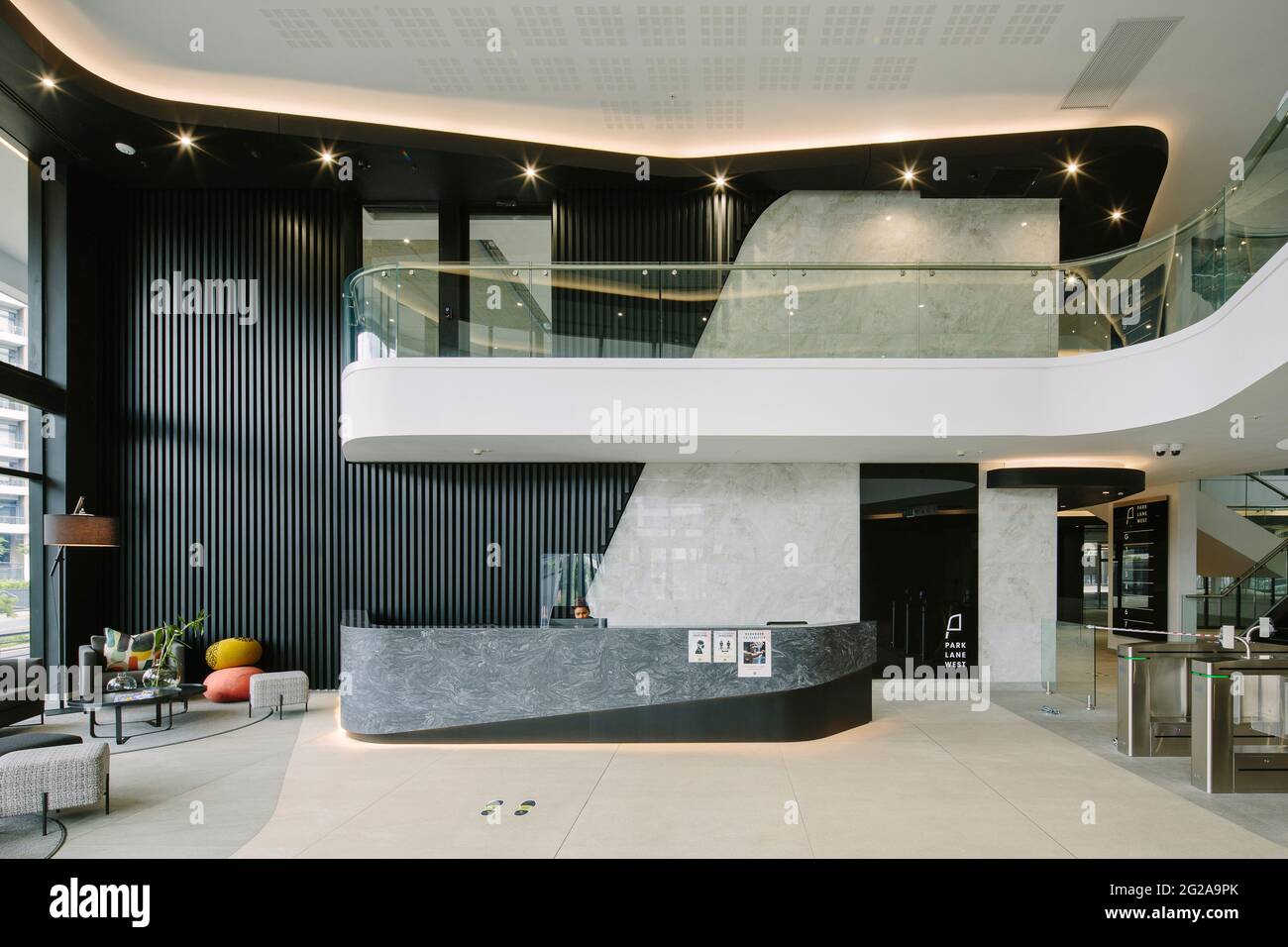 White walls with black panelling hi-res stock photography and images ...