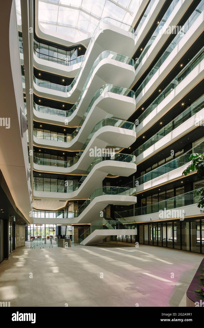 Full access floors hi-res stock photography and images - Alamy