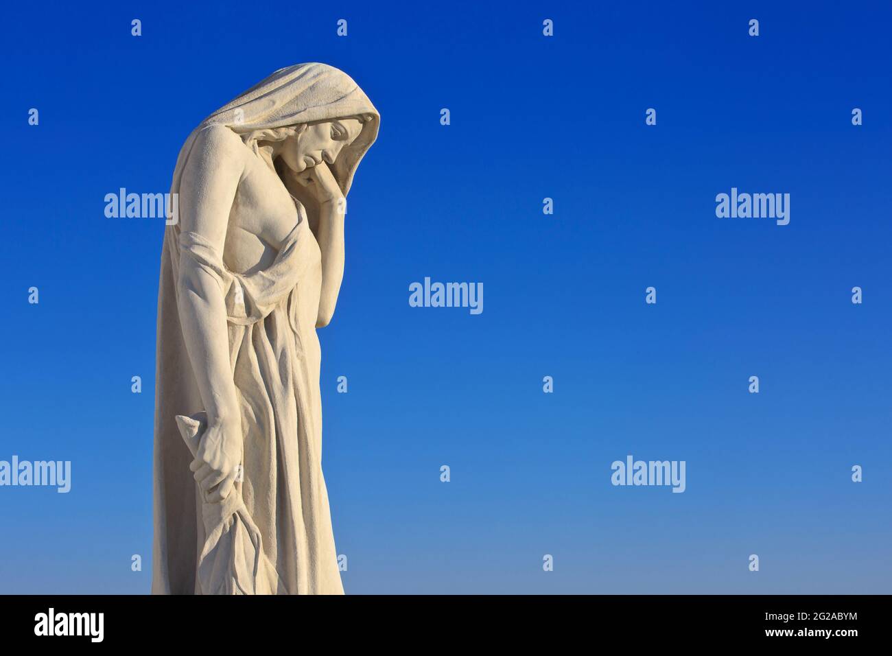 Canada Bereft - Mother Canada (statue of a mourning mother) at the WWI ...