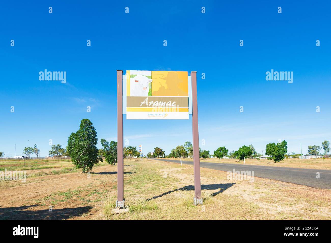 Town entrance sign hi-res stock photography and images - Alamy