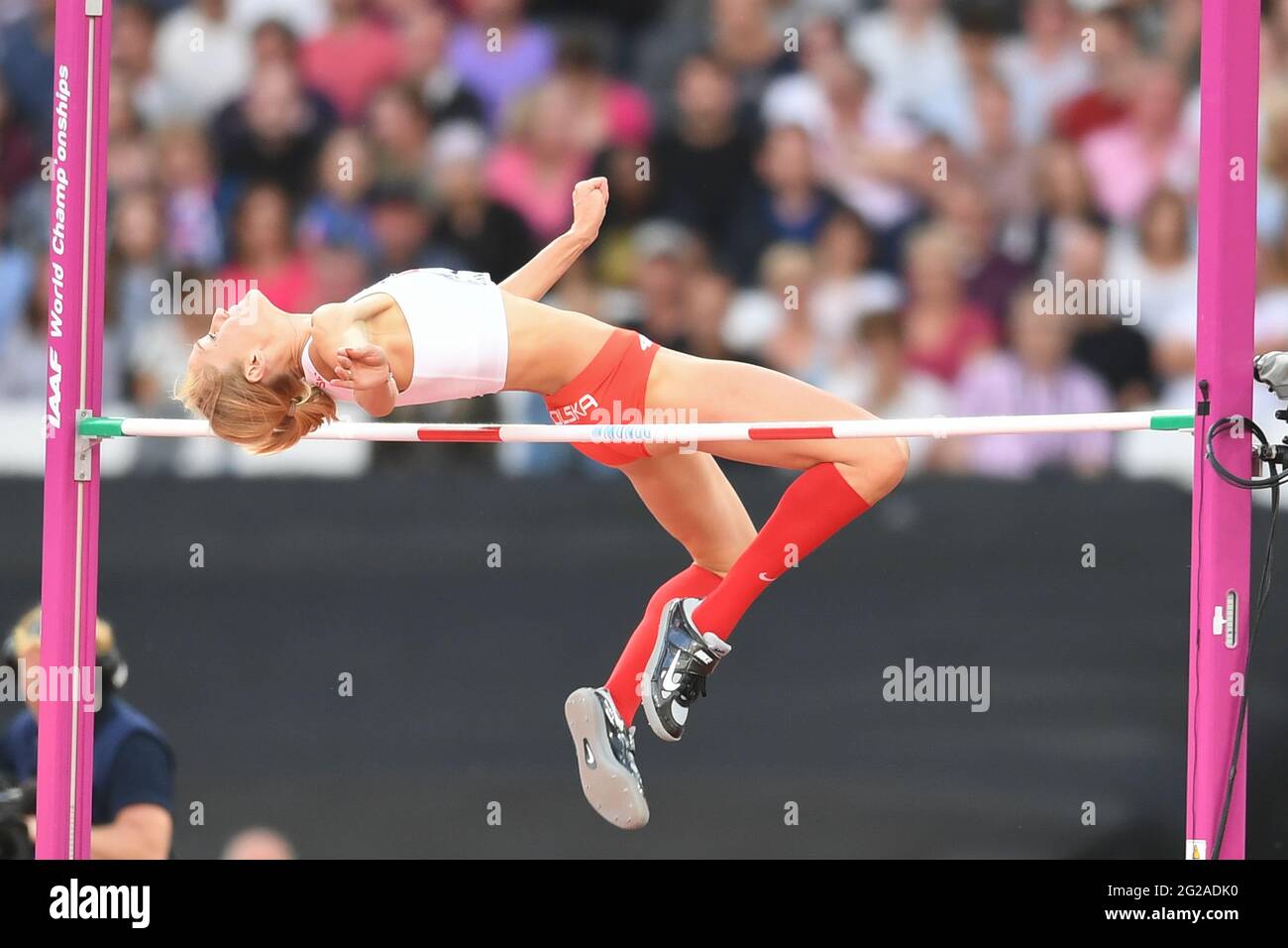 Highy jump women hi-res stock photography and images - Alamy