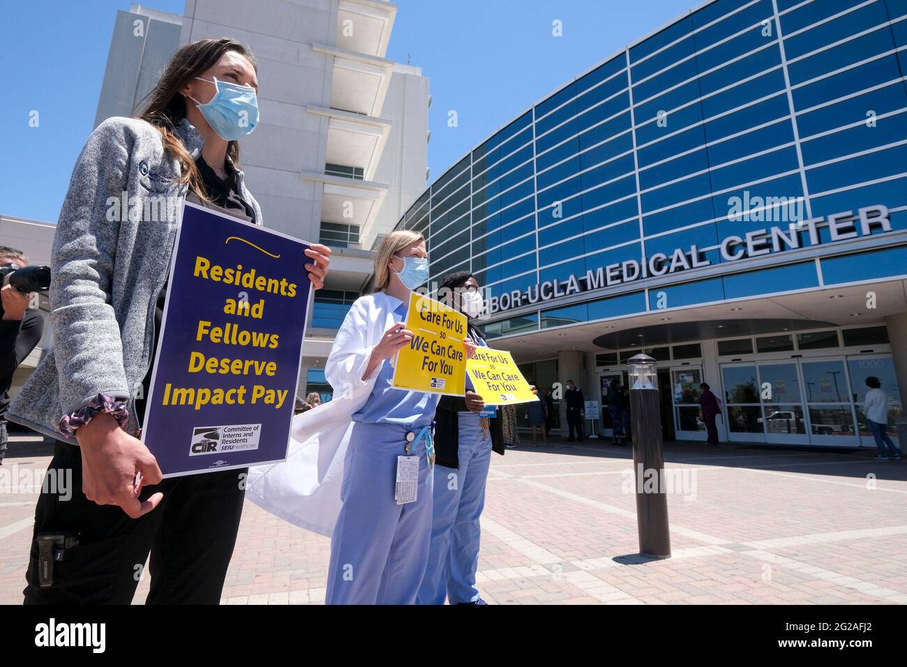 Los Angeles, California, USA. 9th June, 2021. Resident physicians take ...