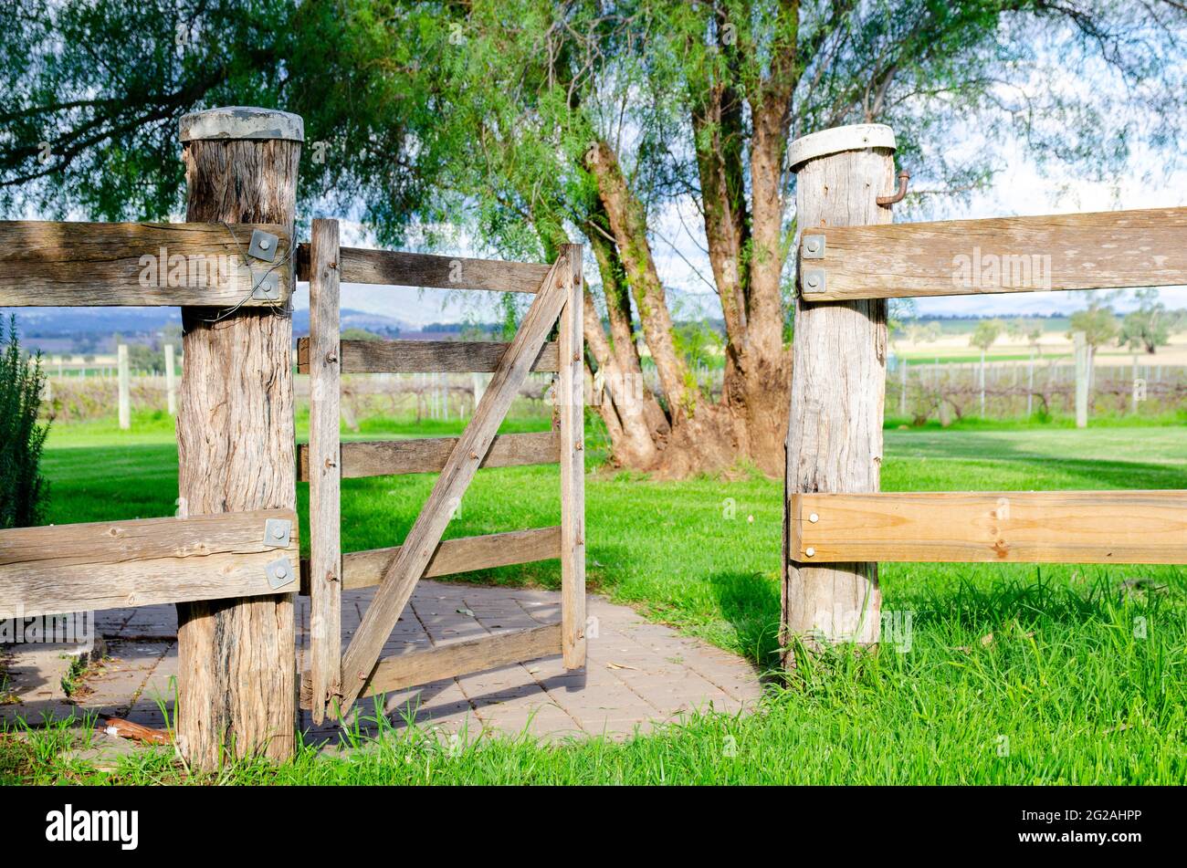 Rustic farm gate Stock Photo - Alamy