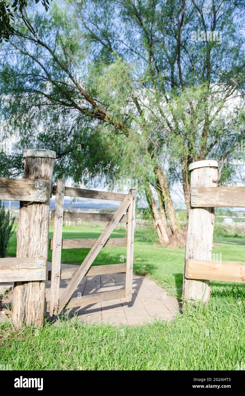 Rustic wooden gate hi-res stock photography and images - Alamy