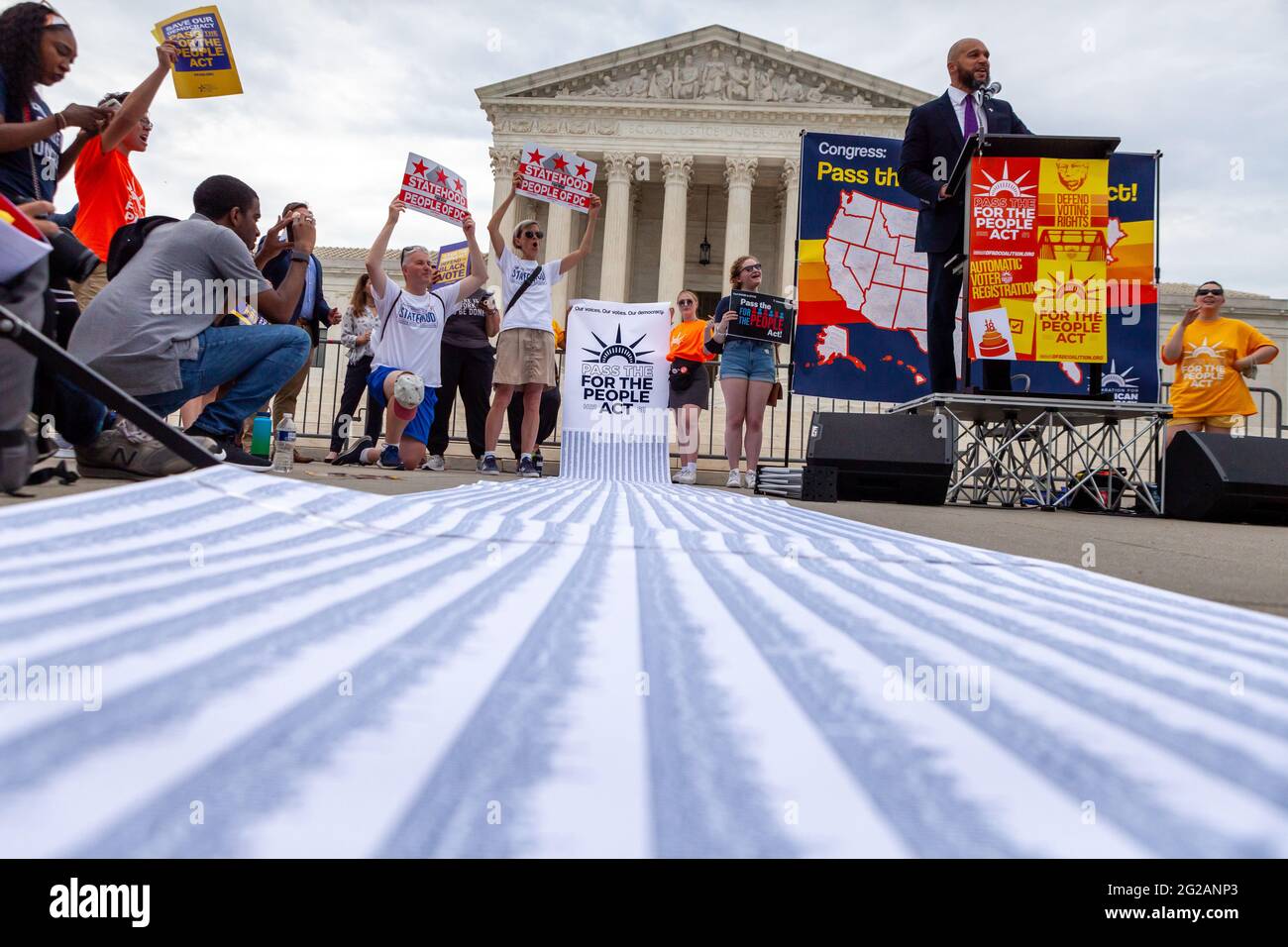 Councilman robert white hi-res stock photography and images - Alamy