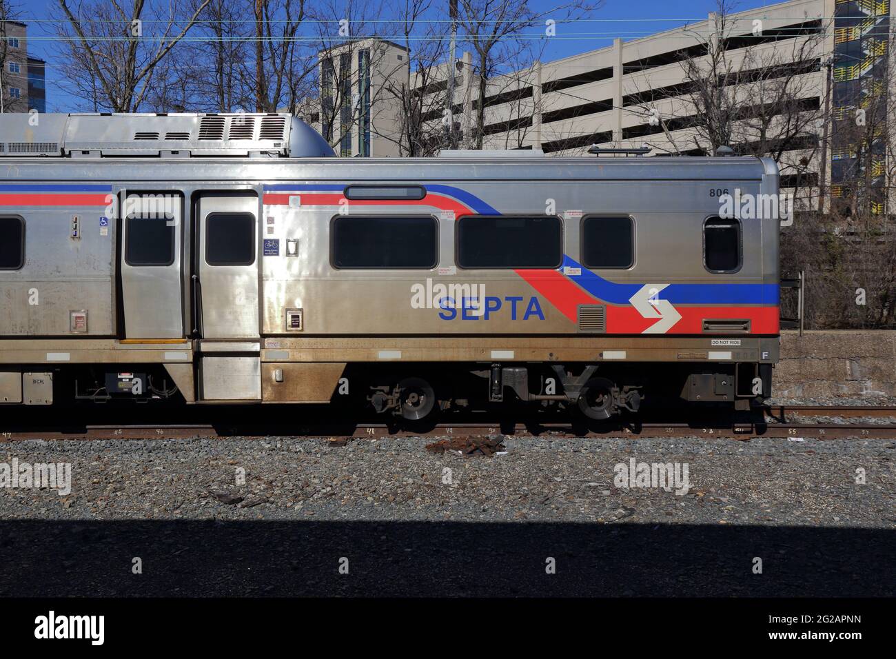 Commuter train hi-res stock photography and images - Alamy