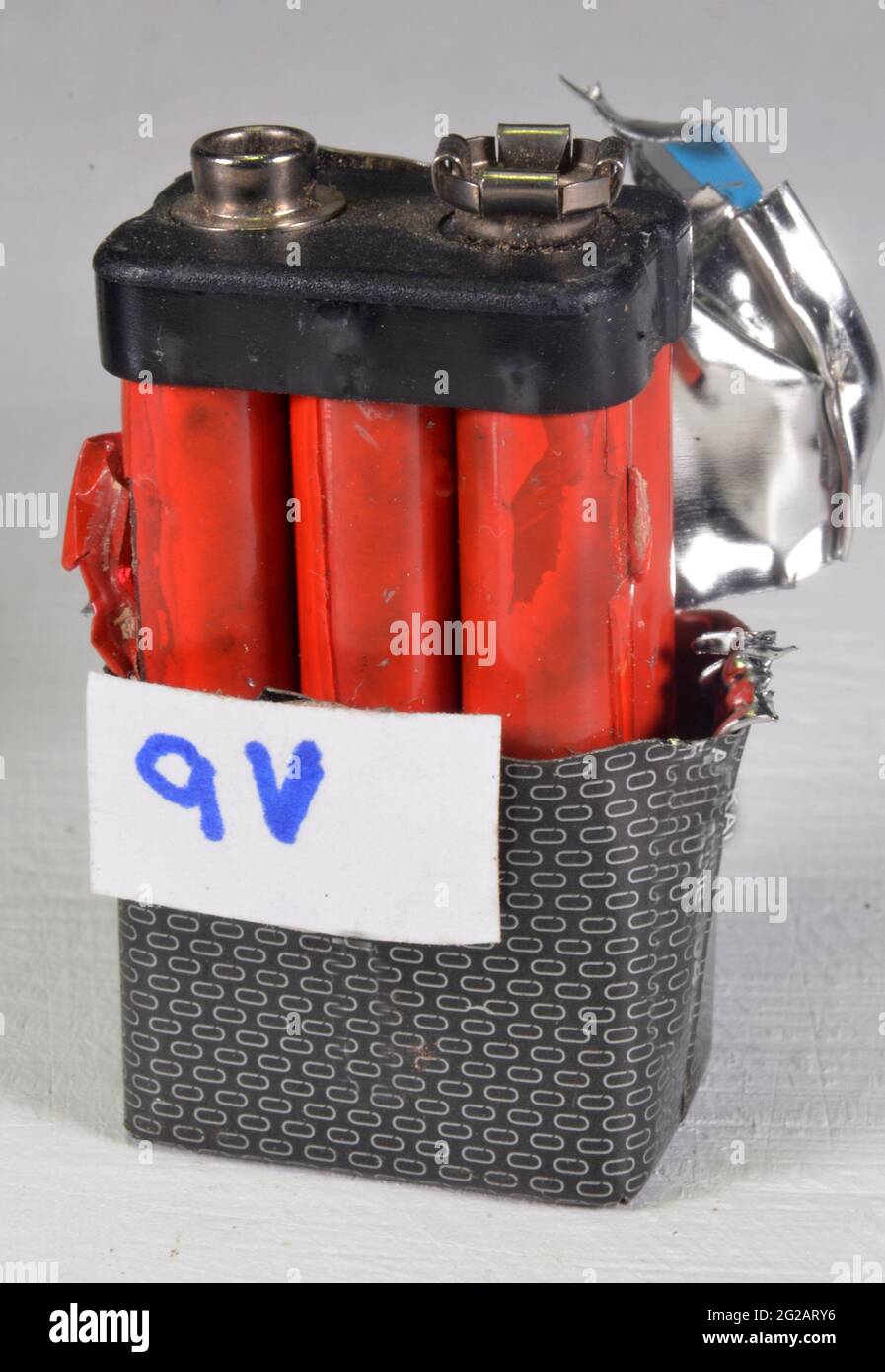 9v battery cells hi-res stock photography and images - Alamy
