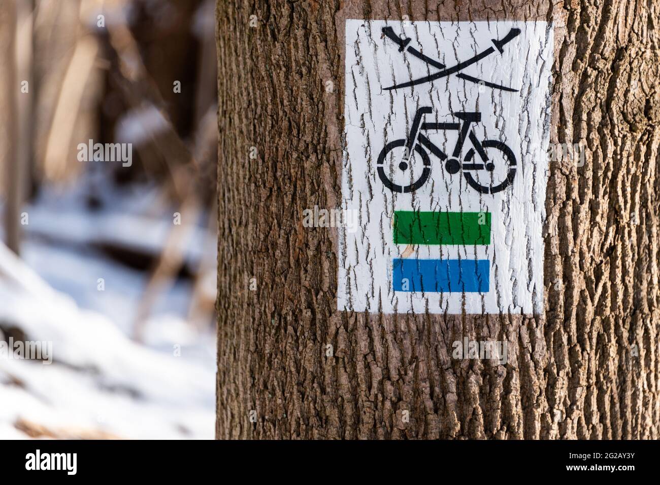 Cycle path symbol mark sign hi-res stock photography and images - Alamy