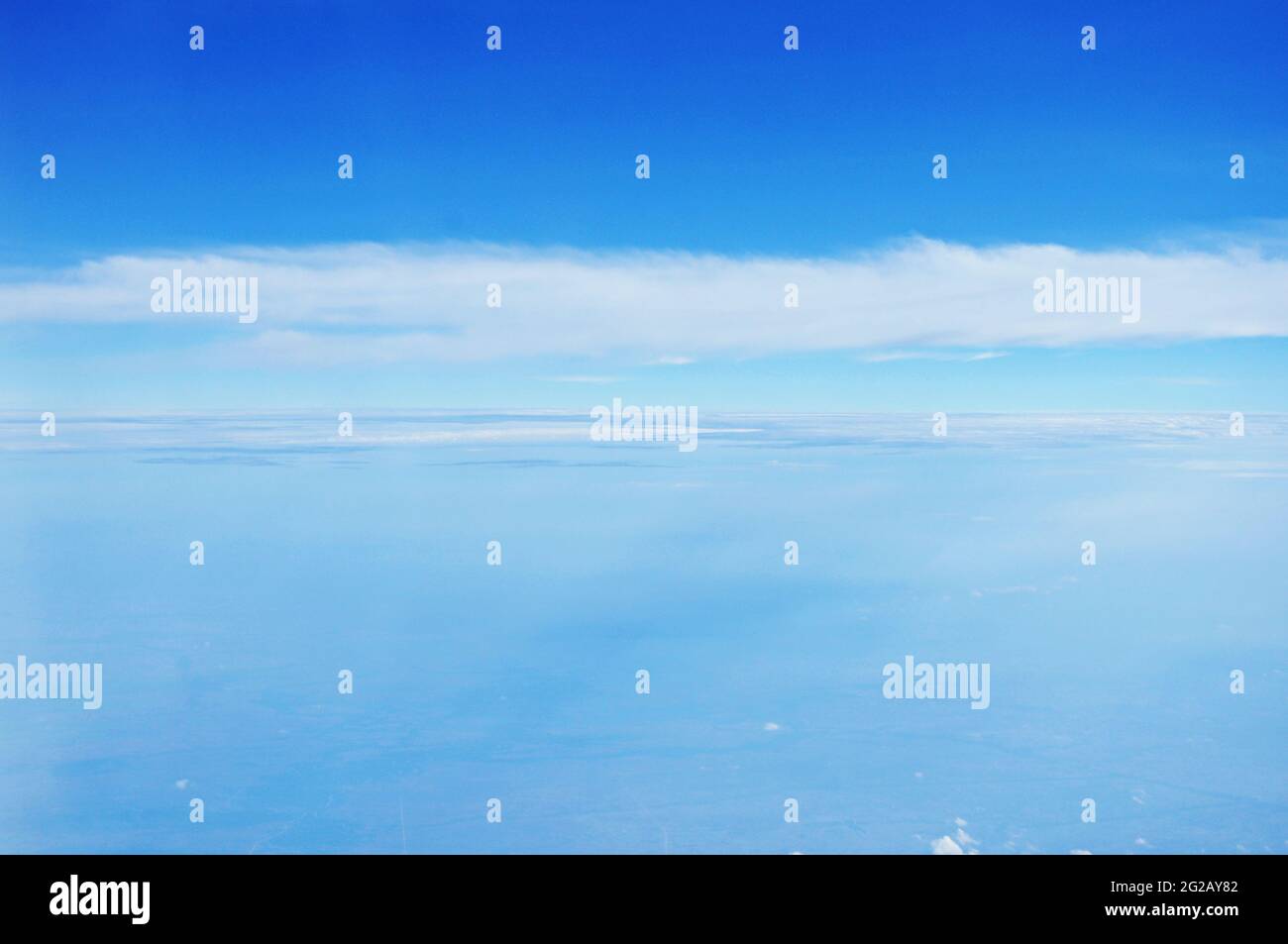 Blue sky horizon bird view hi-res stock photography and images - Alamy