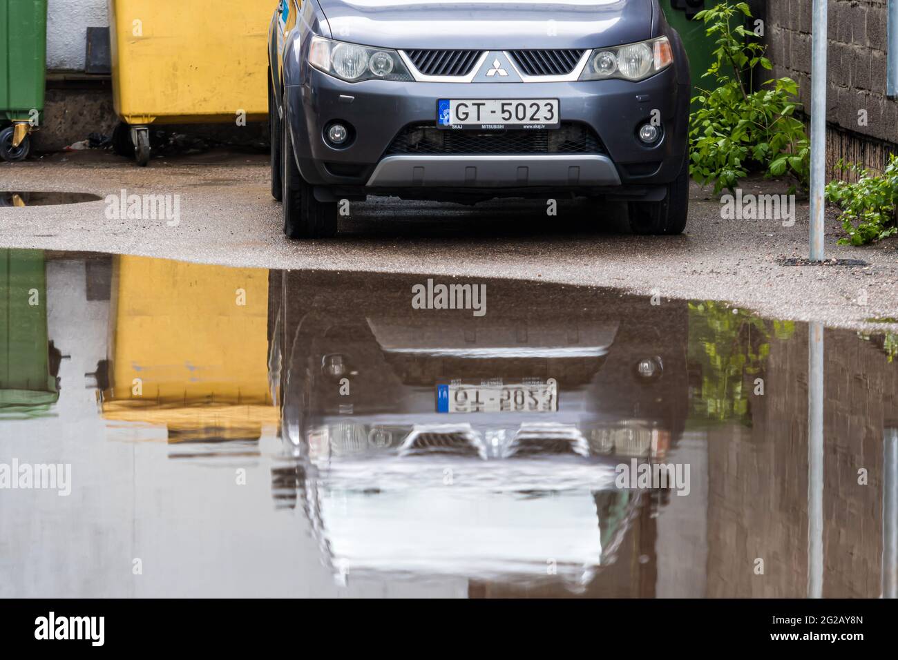 Pavement crossover hi-res stock photography and images - Alamy