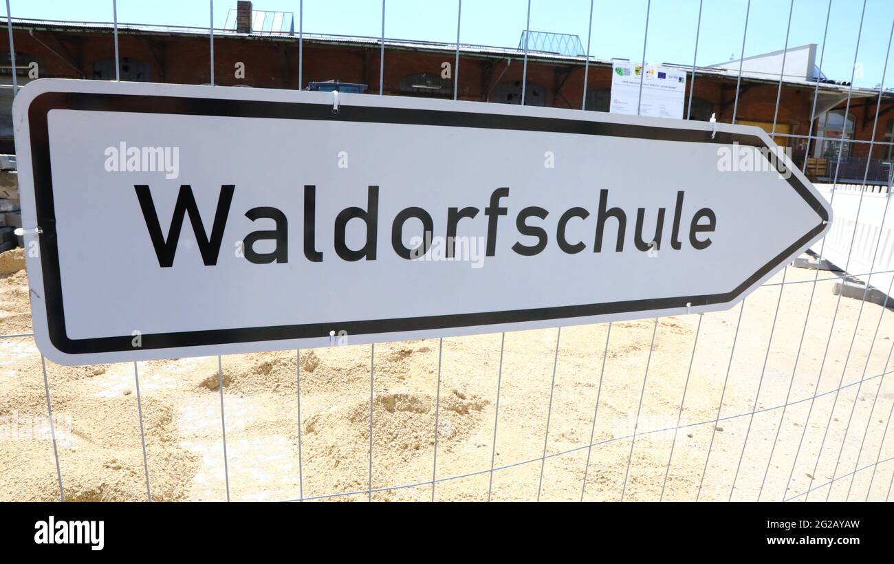 Themenbild Symbolbild Waldorfschule Eine Waldorfschule auch: Rudolf ...