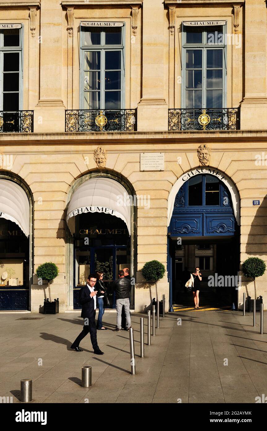FRANCE, PARIS (75) 1ST ARRONDISSEMENT, PLACE VENDOME, LUXURY JEWELER ...