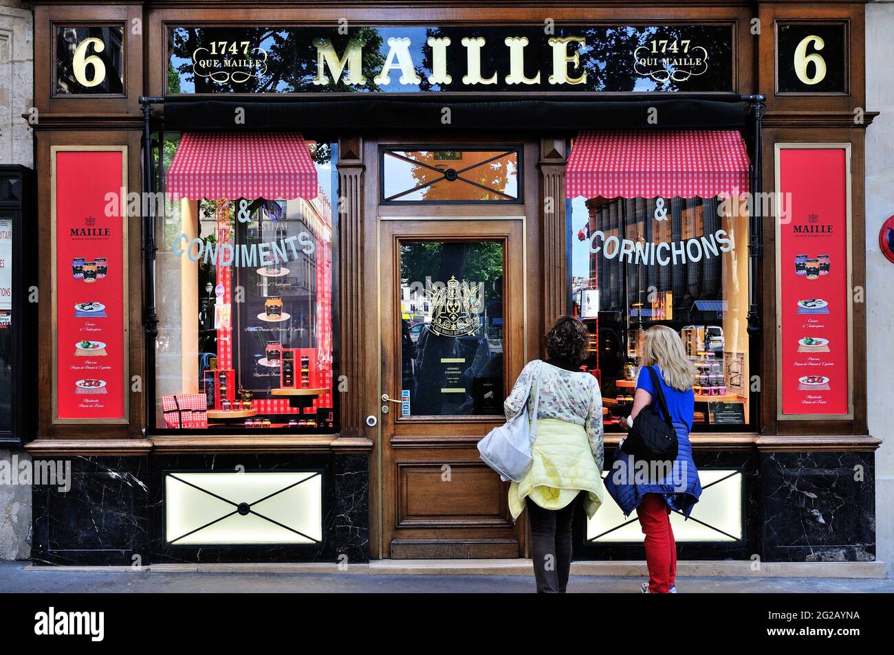 Paris 2eme arrondissement hi-res stock photography and images - Alamy