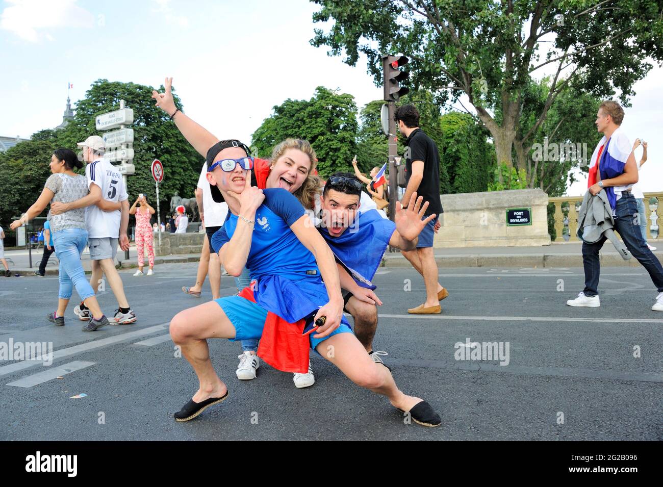 FRANCE, PARIS (75) FRENCH FANS IN THE FINAL OF THE 2018 FOOTBALL WORLD ...