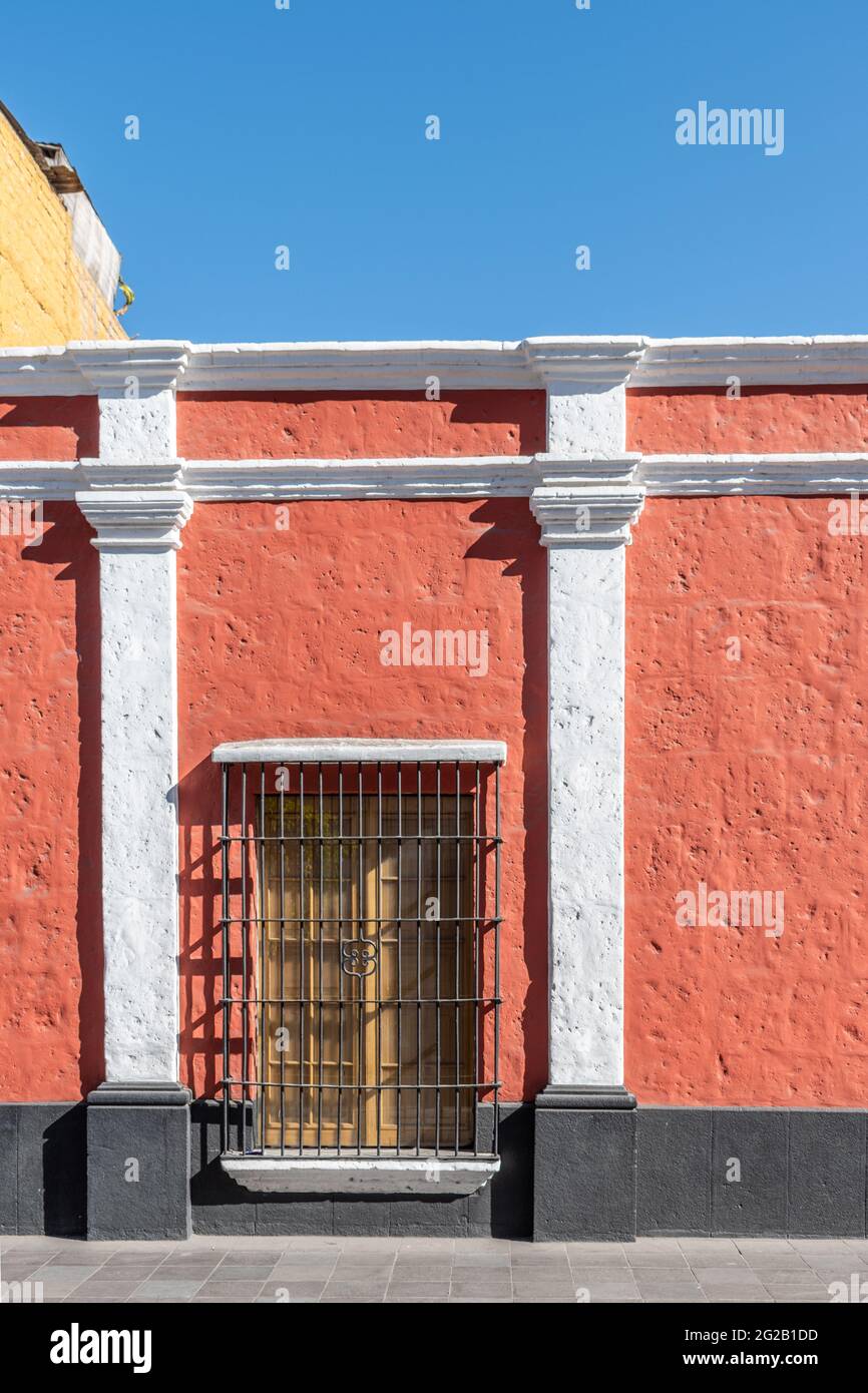 Old building peru hi-res stock photography and images - Alamy