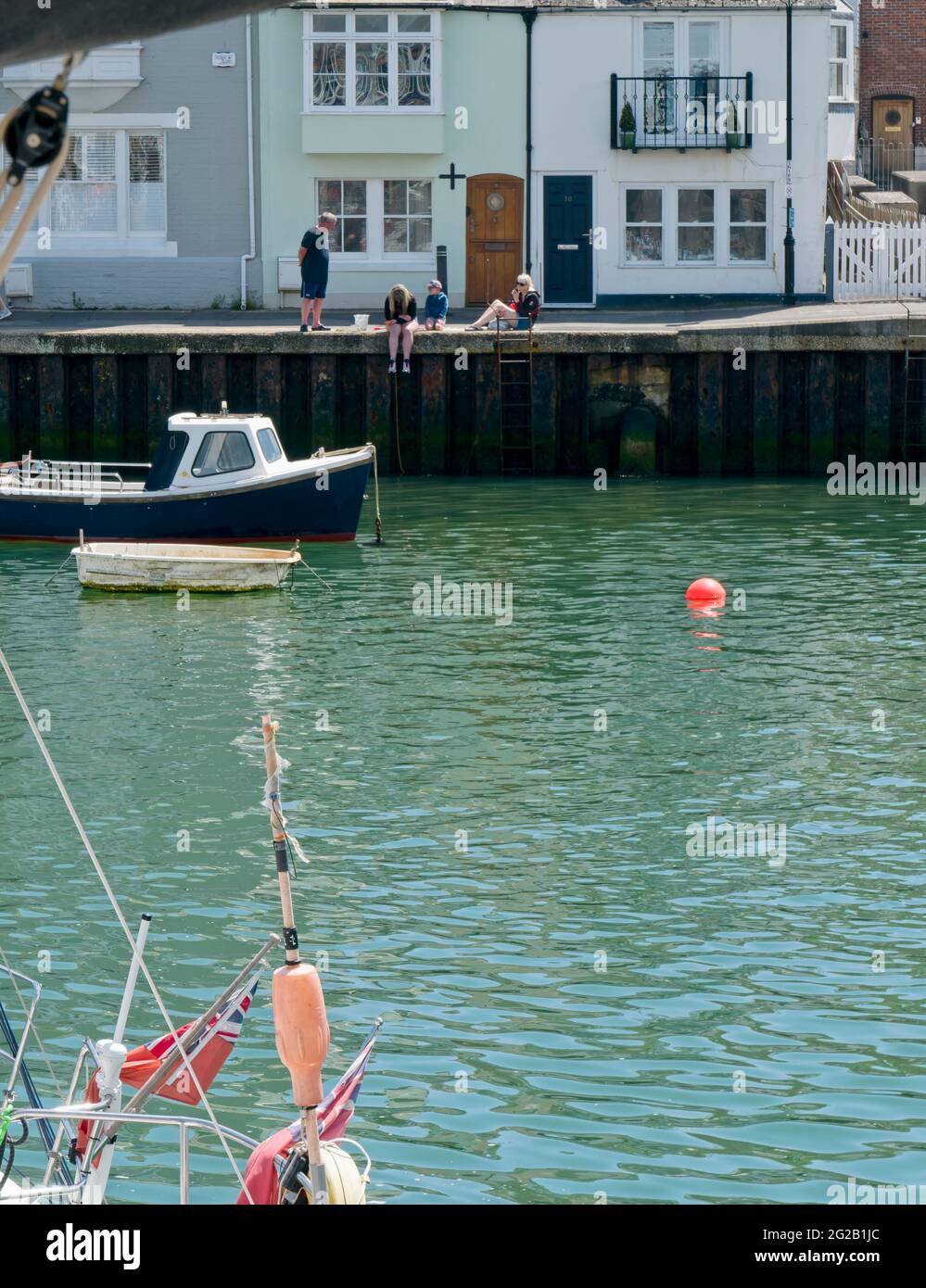 Busy Bank holiday in Weymouth Stock Photo - Alamy