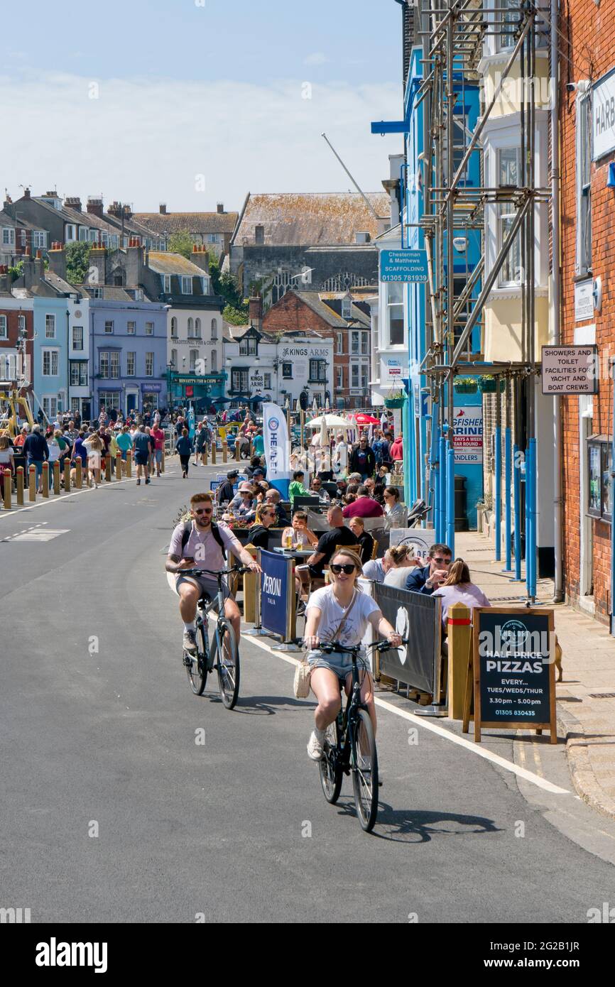 Busy Bank holiday in Weymouth Stock Photo - Alamy