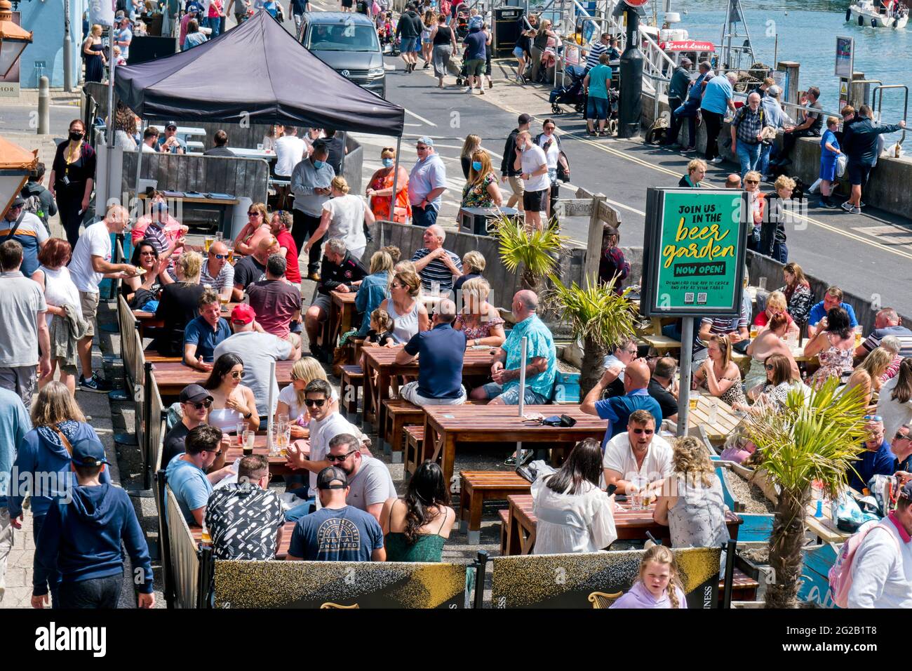 Busy Bank holiday in Weymouth Stock Photo - Alamy