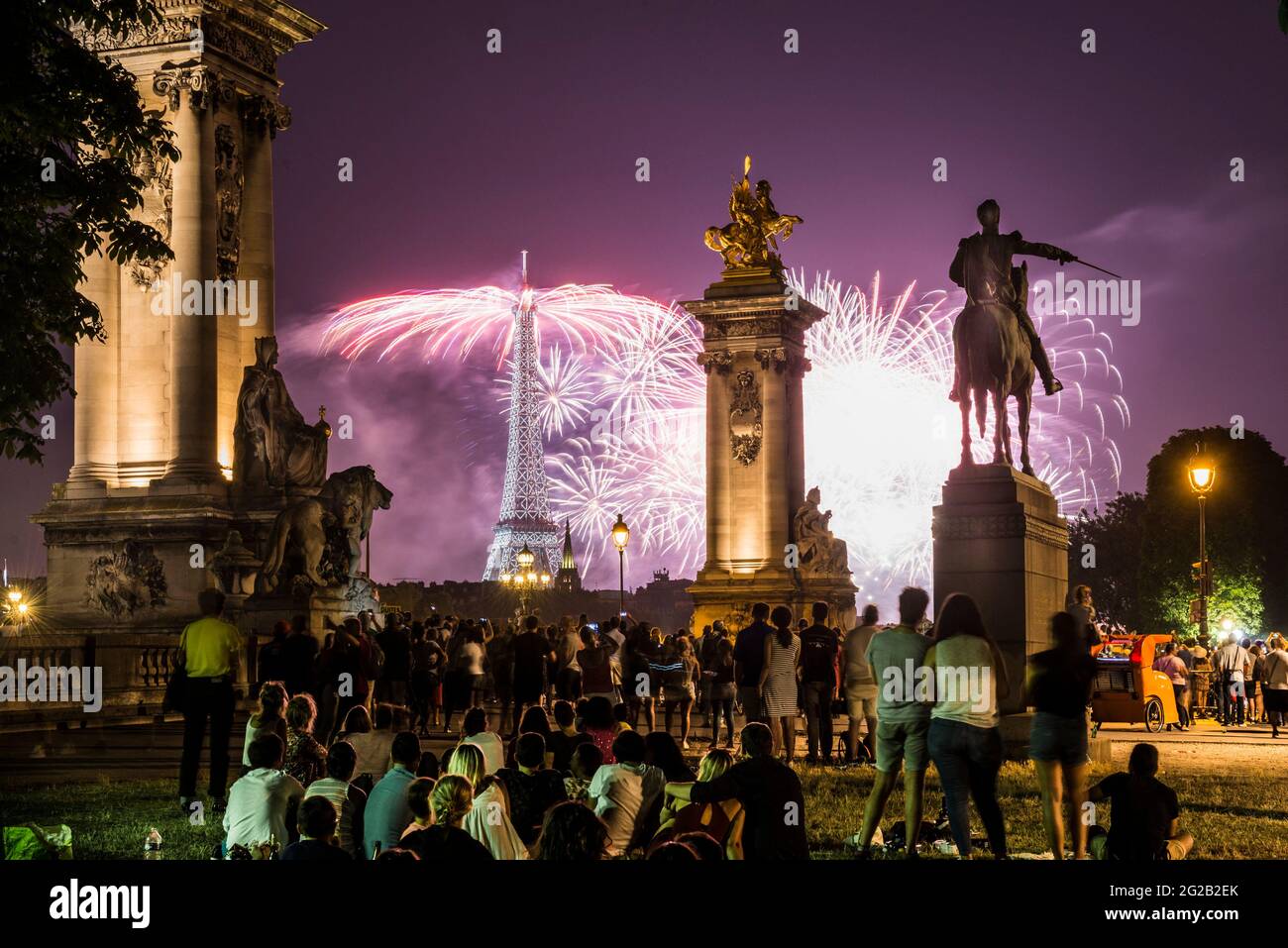 FRANCE. PARIS (7TH DISTRICT). FIREWORKS AT THE EIFFEL TOWER (CREATION ...