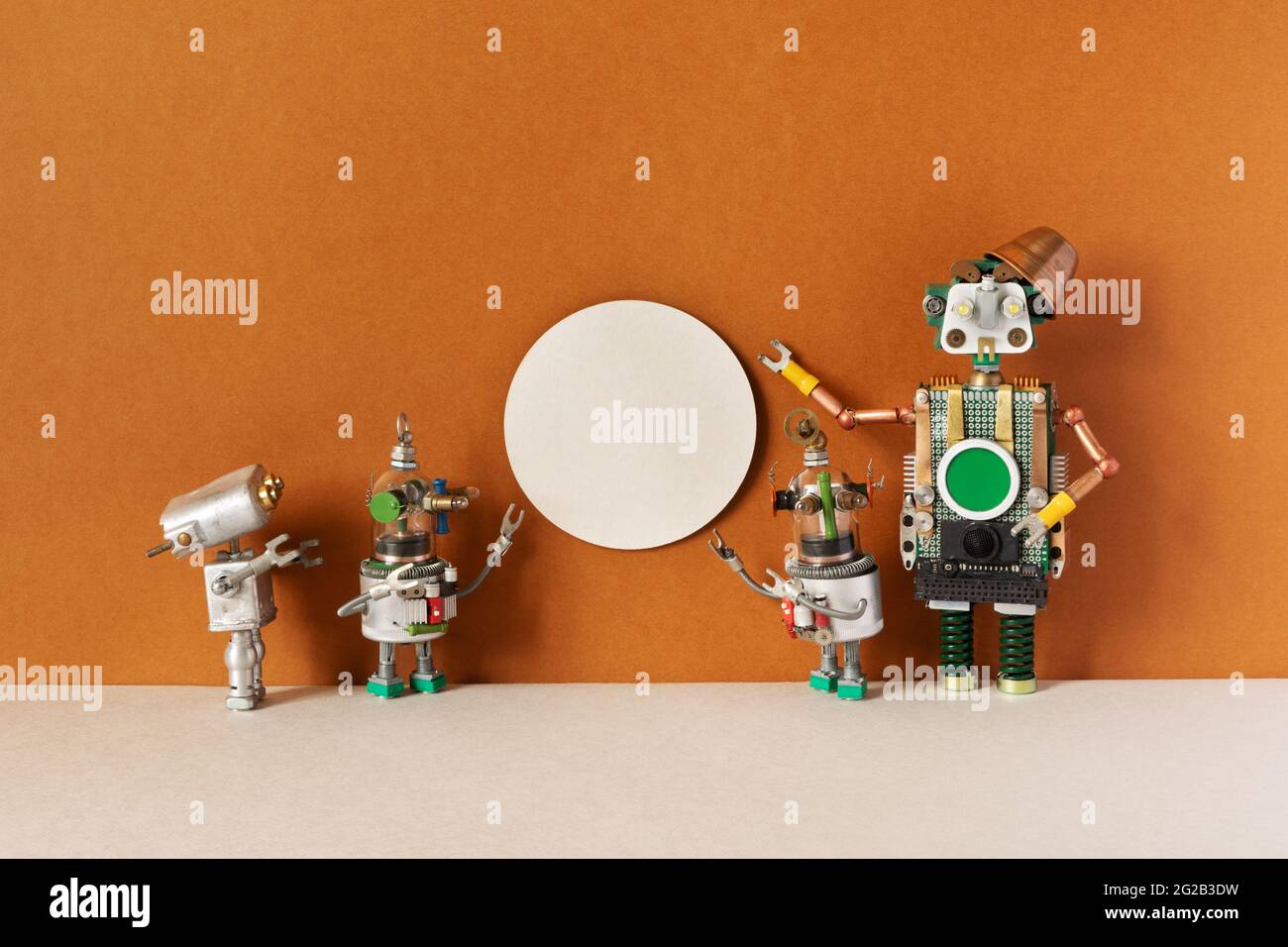 Robot guide museum hi-res stock photography and images - Alamy