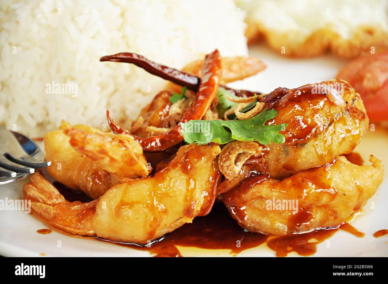 Thai food - deep fried prawns in Tamarind source Stock Photo - Alamy
