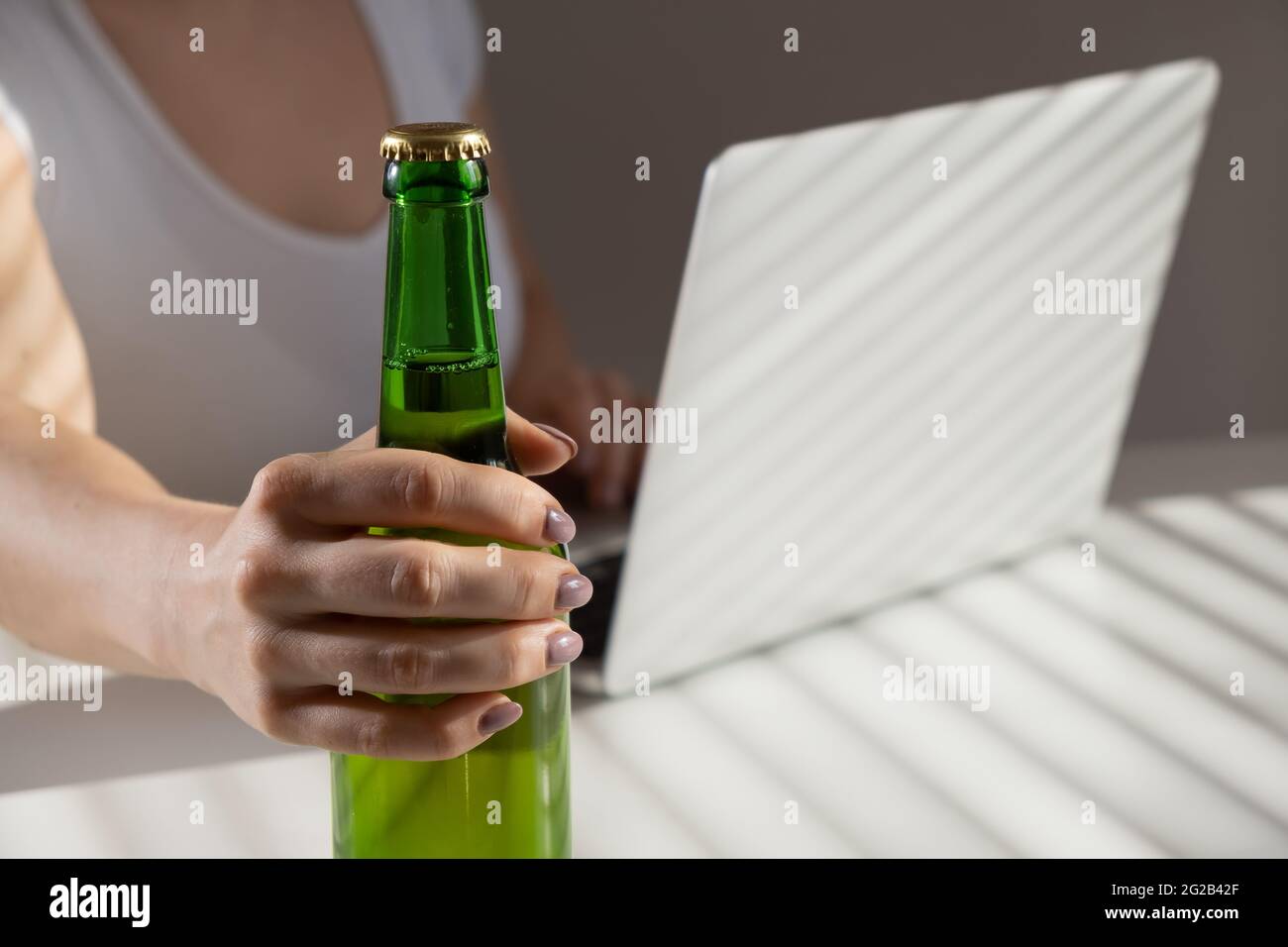 Drunk student laptop hi-res stock photography and images - Alamy