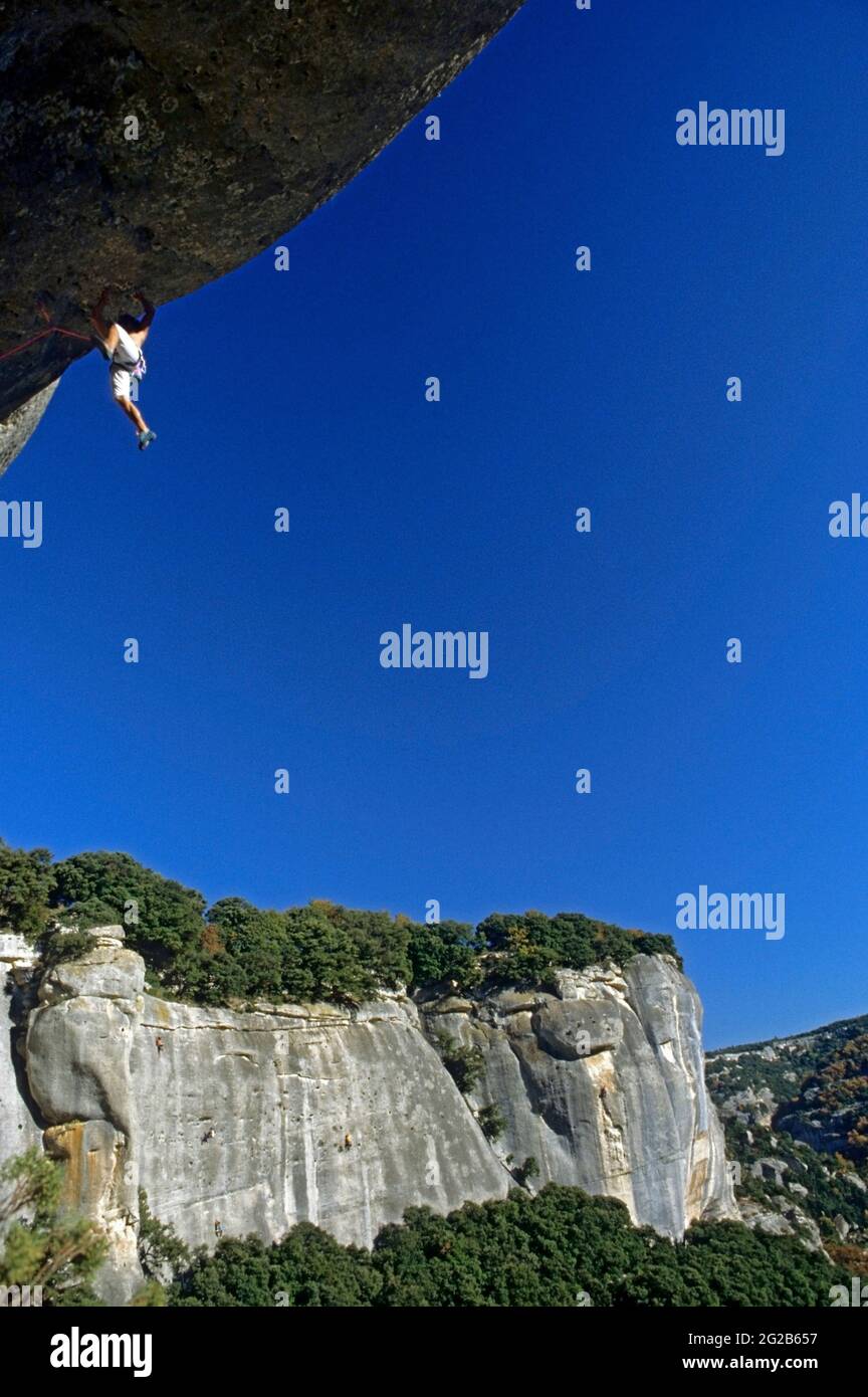 Buoux france hi-res stock photography and images - Alamy